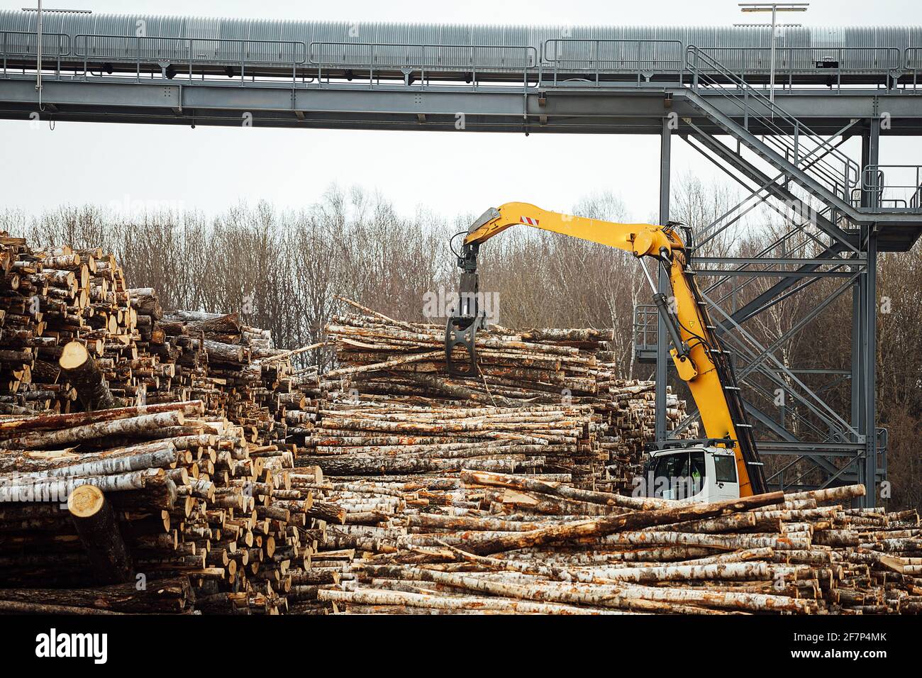 Hydraulischer greifer -Fotos und -Bildmaterial in hoher Auflösung ...