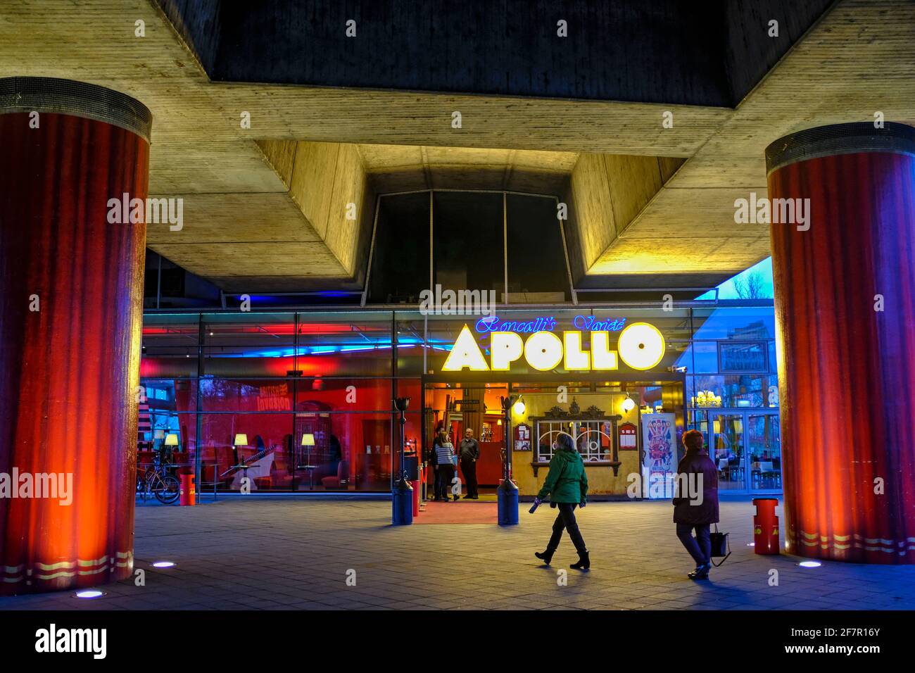Roncalli apollo variete -Fotos und -Bildmaterial in hoher Auflösung – Alamy
