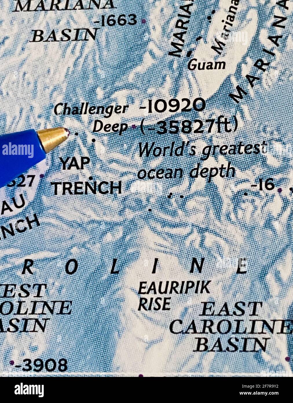 Deep ocean trench -Fotos und -Bildmaterial in hoher Auflösung – Alamy