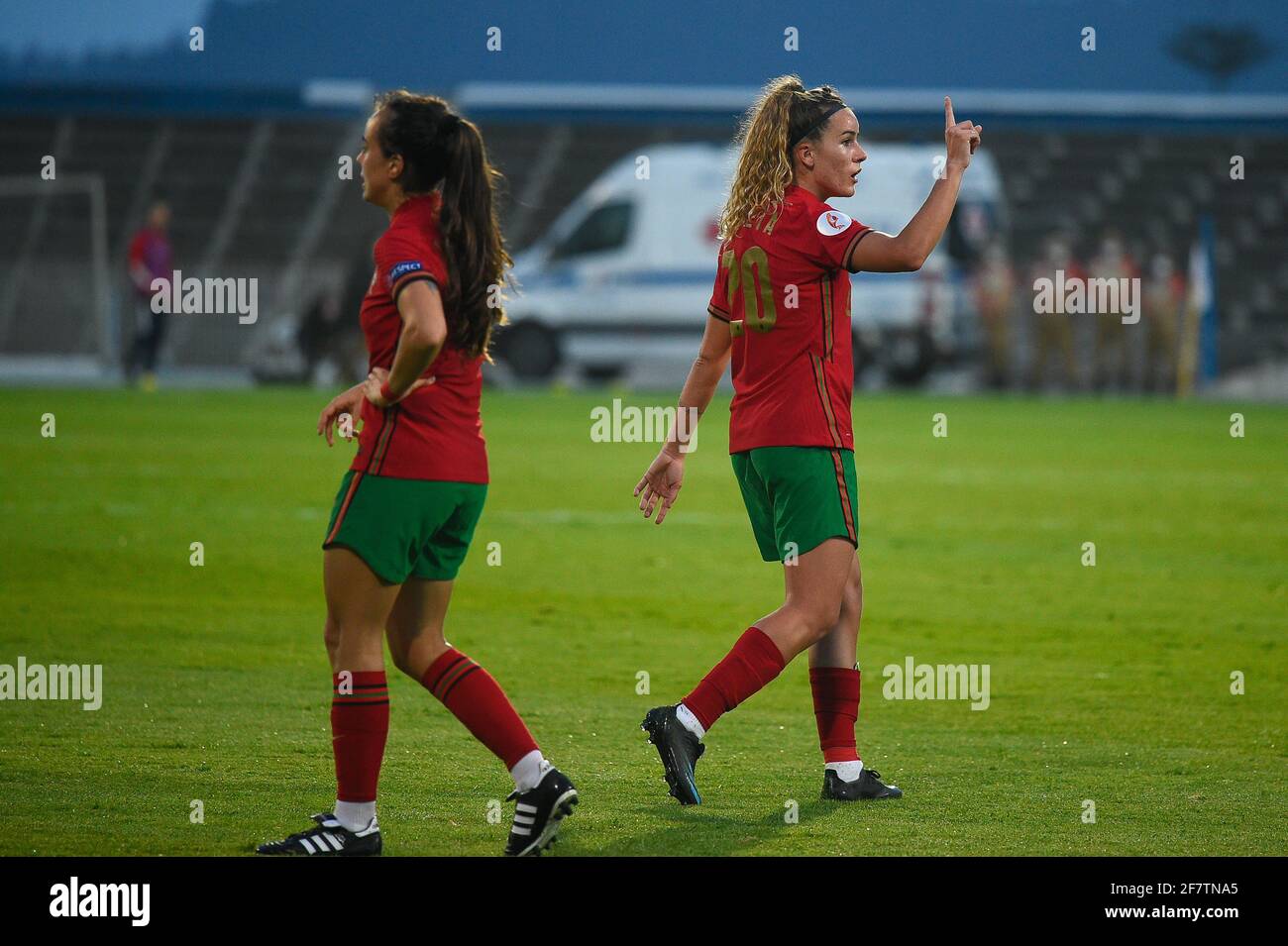 Lissabon, Portugal. April 2021. Joana Marchão (L) und Ana Capeta (R ...