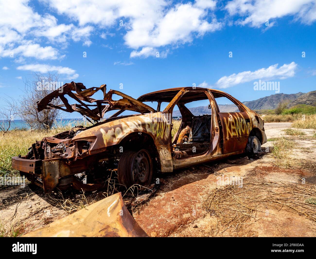 Broken auto car abandoned on -Fotos und -Bildmaterial in hoher ...