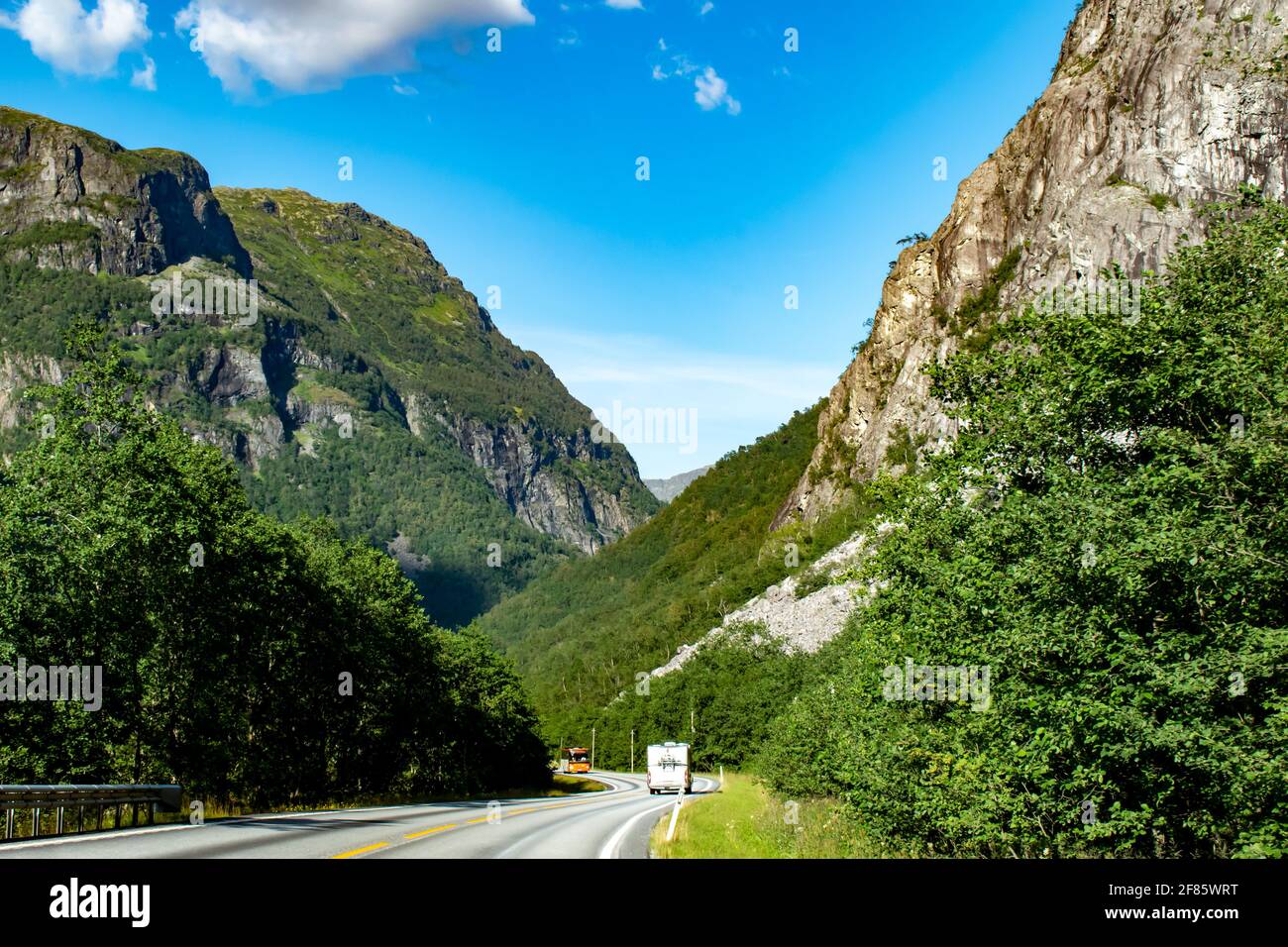 E16 autobahn -Fotos und -Bildmaterial in hoher Auflösung – Alamy