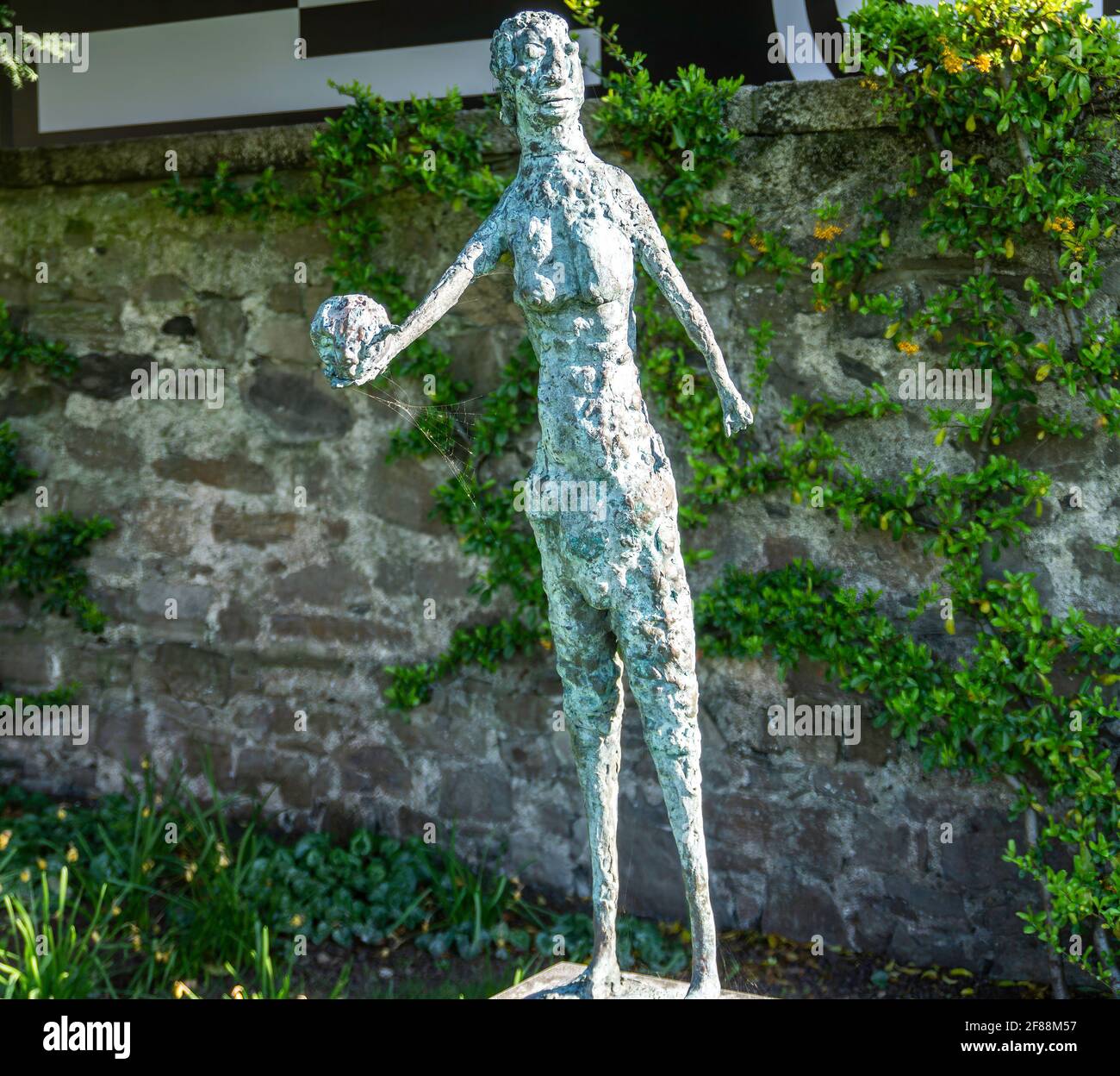 Statue of eve -Fotos und -Bildmaterial in hoher Auflösung – Alamy