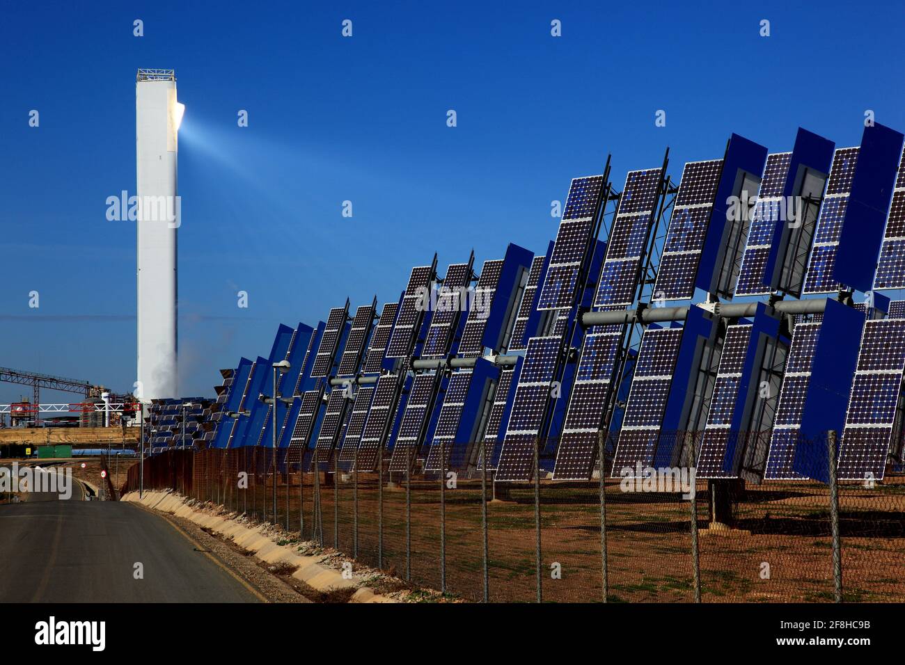 Planta solar -Fotos und -Bildmaterial in hoher Auflösung – Alamy