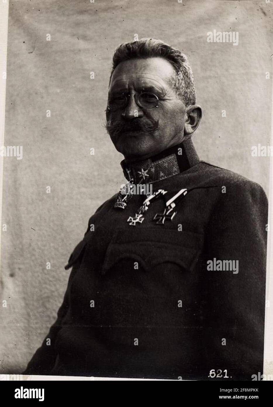Generalmajor kommandieren -Fotos und -Bildmaterial in hoher Auflösung ...