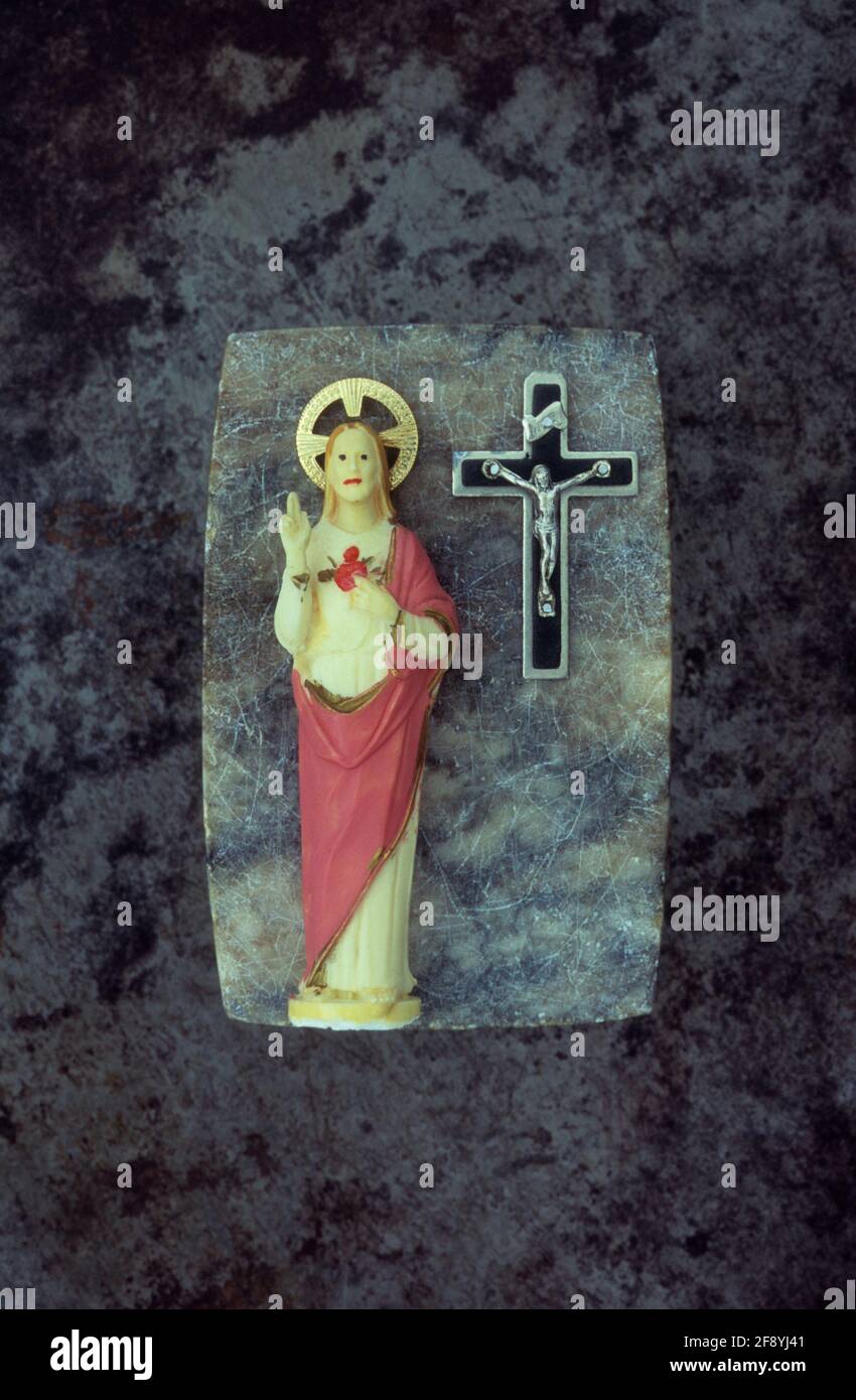 Modell von Jesus Christus mit Heiligenschein und offenbart Heiligen ...