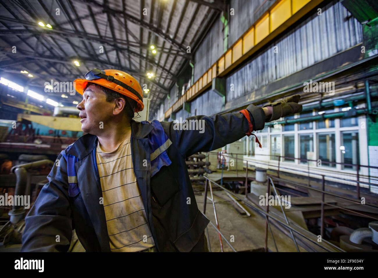 Kran handzeichen -Fotos und -Bildmaterial in hoher Auflösung – Alamy