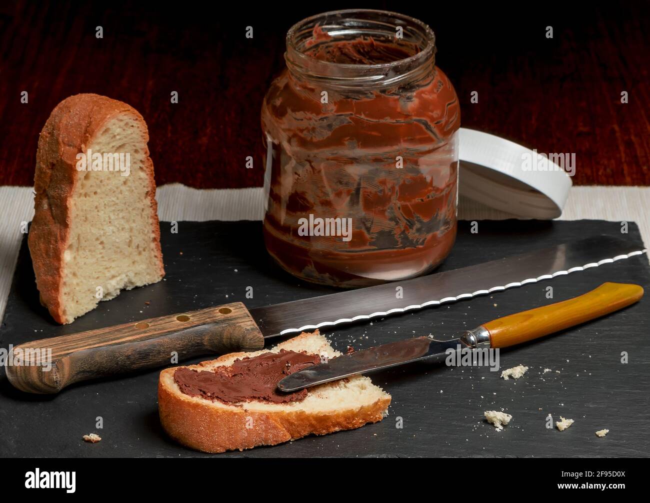Gianduia torte -Fotos und -Bildmaterial in hoher Auflösung – Alamy