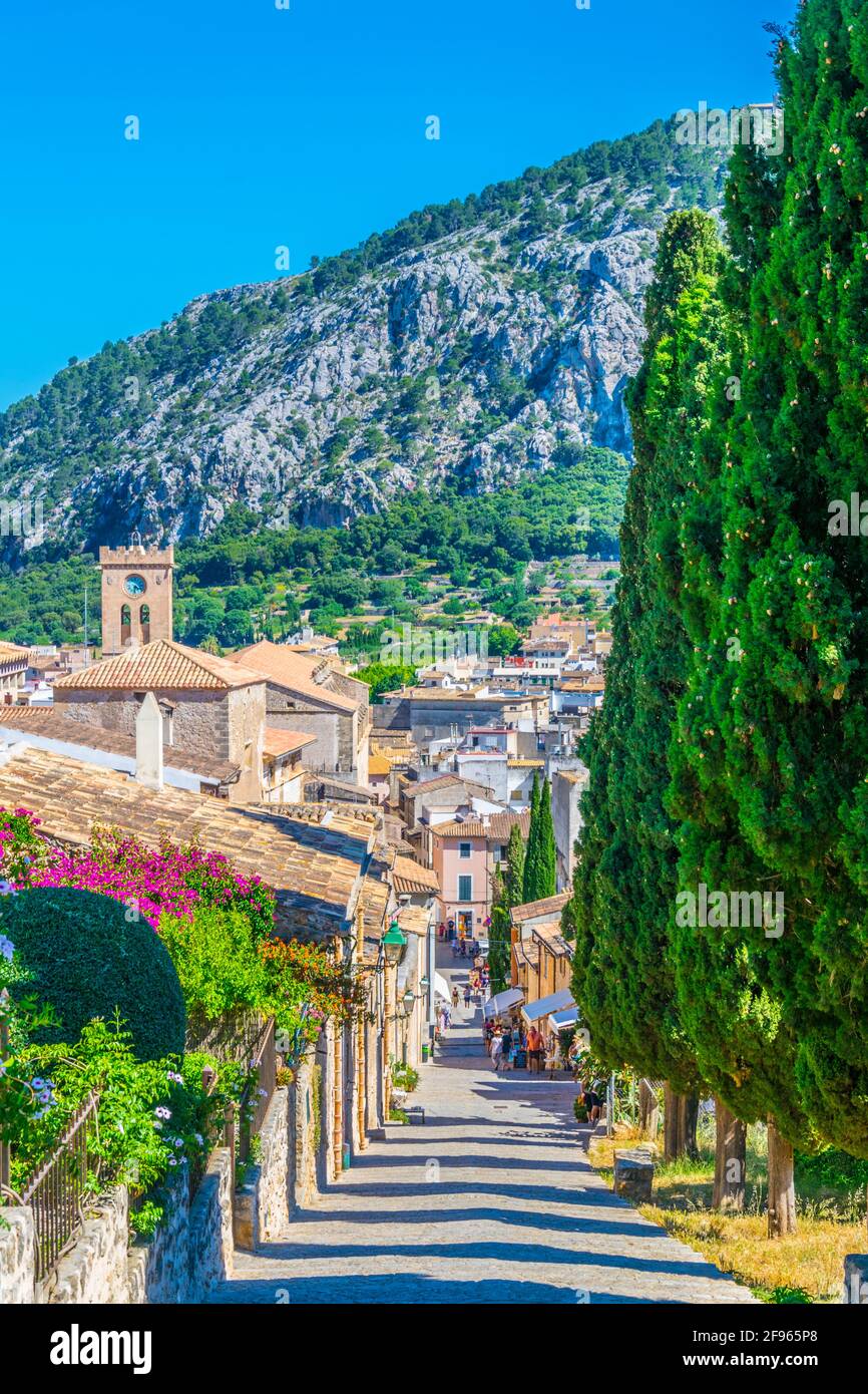 Die Treppe Carrer del Calvari führt über 365 Stufen zur Kapelle El ...