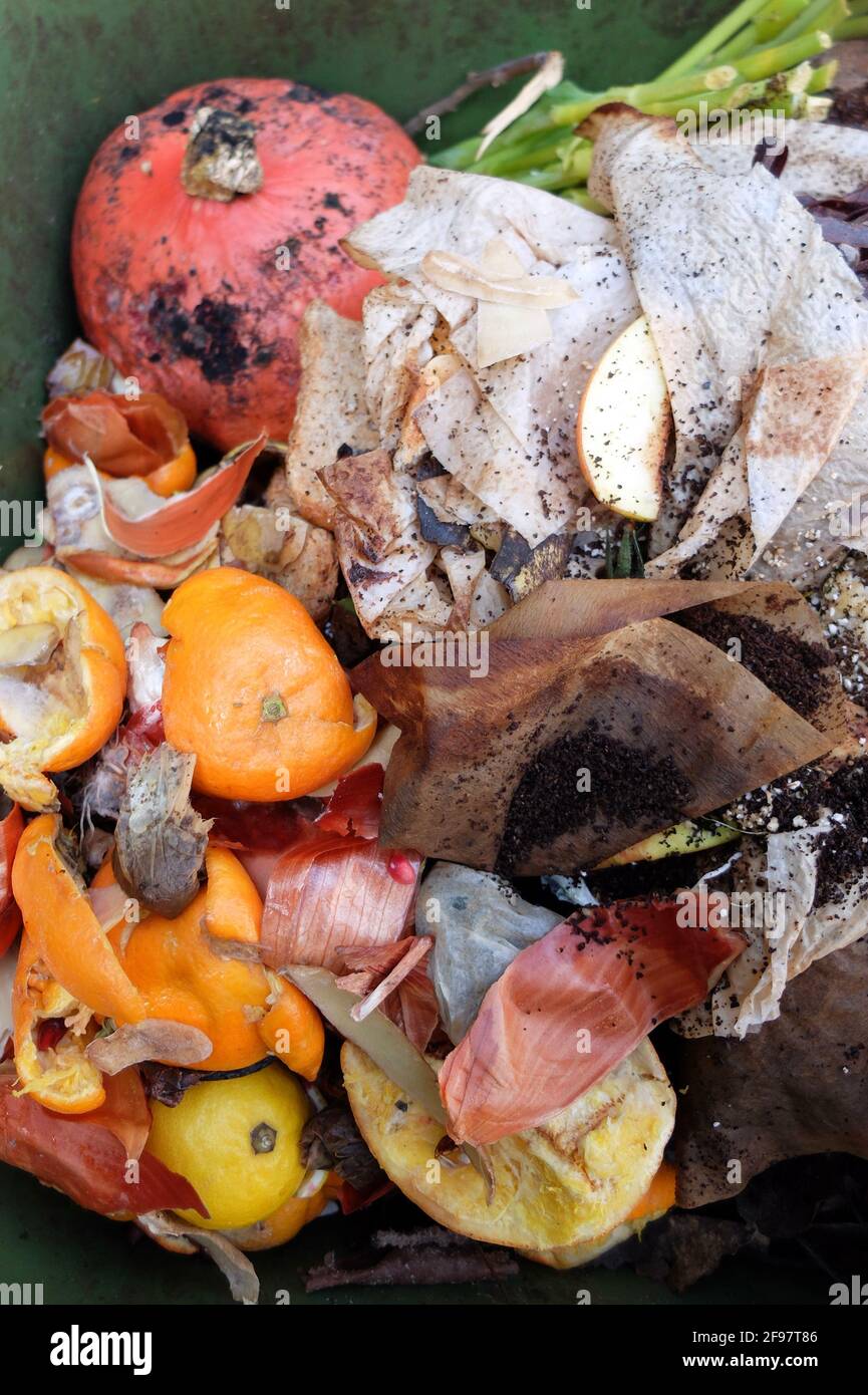 Abfall tonne -Fotos und -Bildmaterial in hoher Auflösung – Alamy