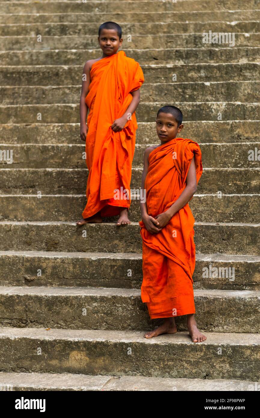 Kids treppe -Fotos und -Bildmaterial in hoher Auflösung – Alamy