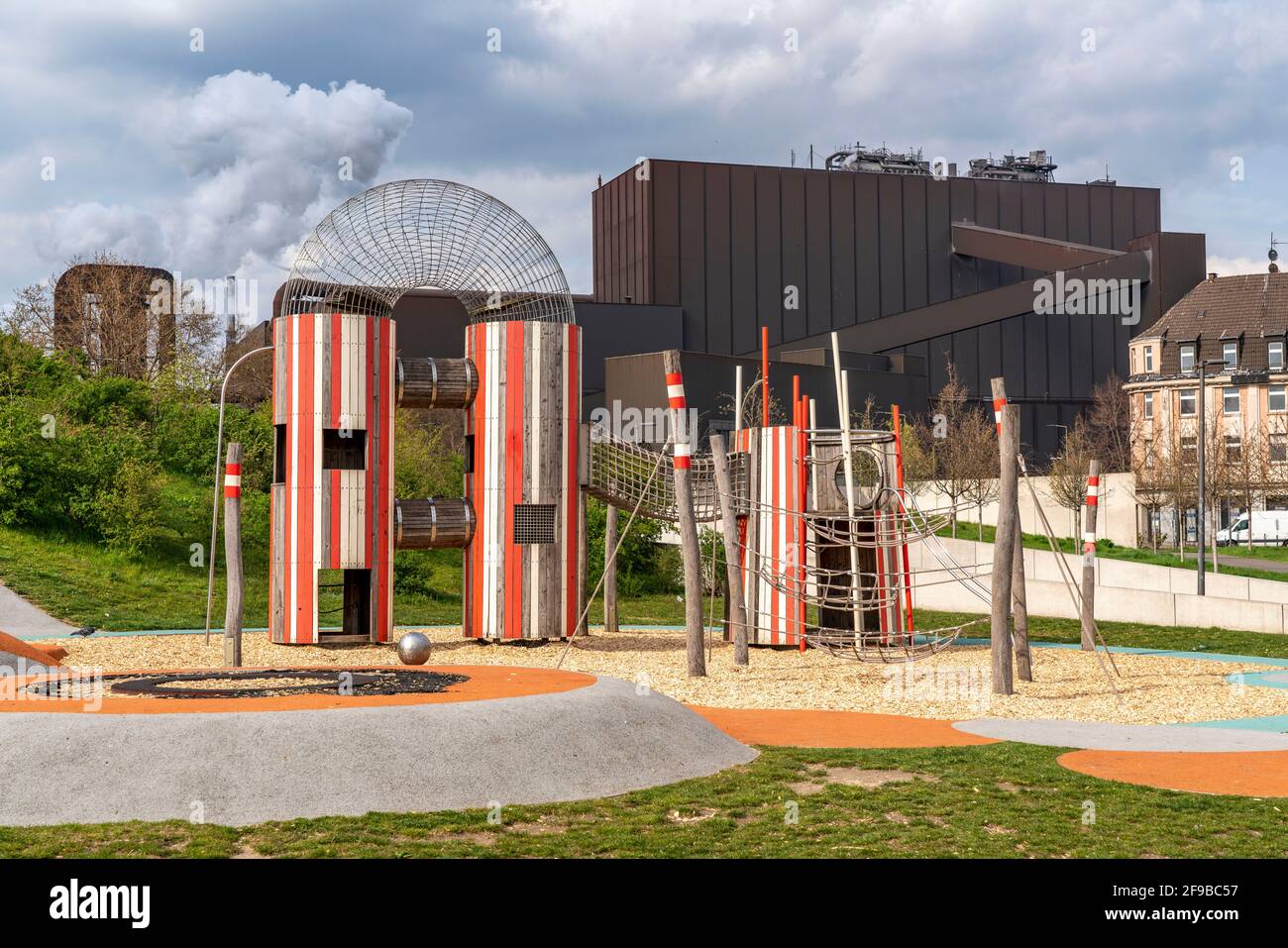 Thyssenkrupp stahl in duisburg bruckhausen -Fotos und -Bildmaterial in ...