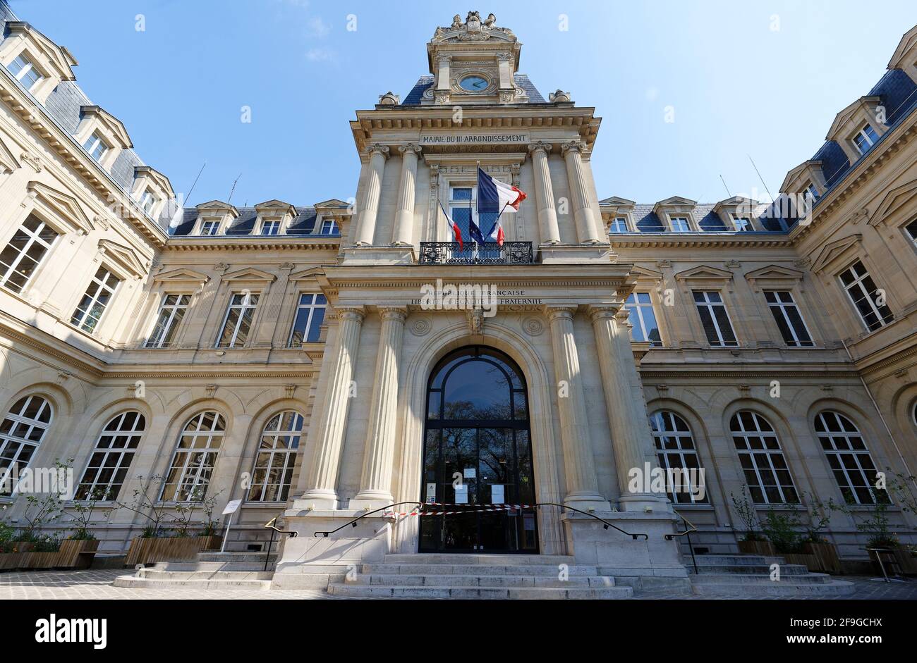 Parisian town hall -Fotos und -Bildmaterial in hoher Auflösung – Alamy
