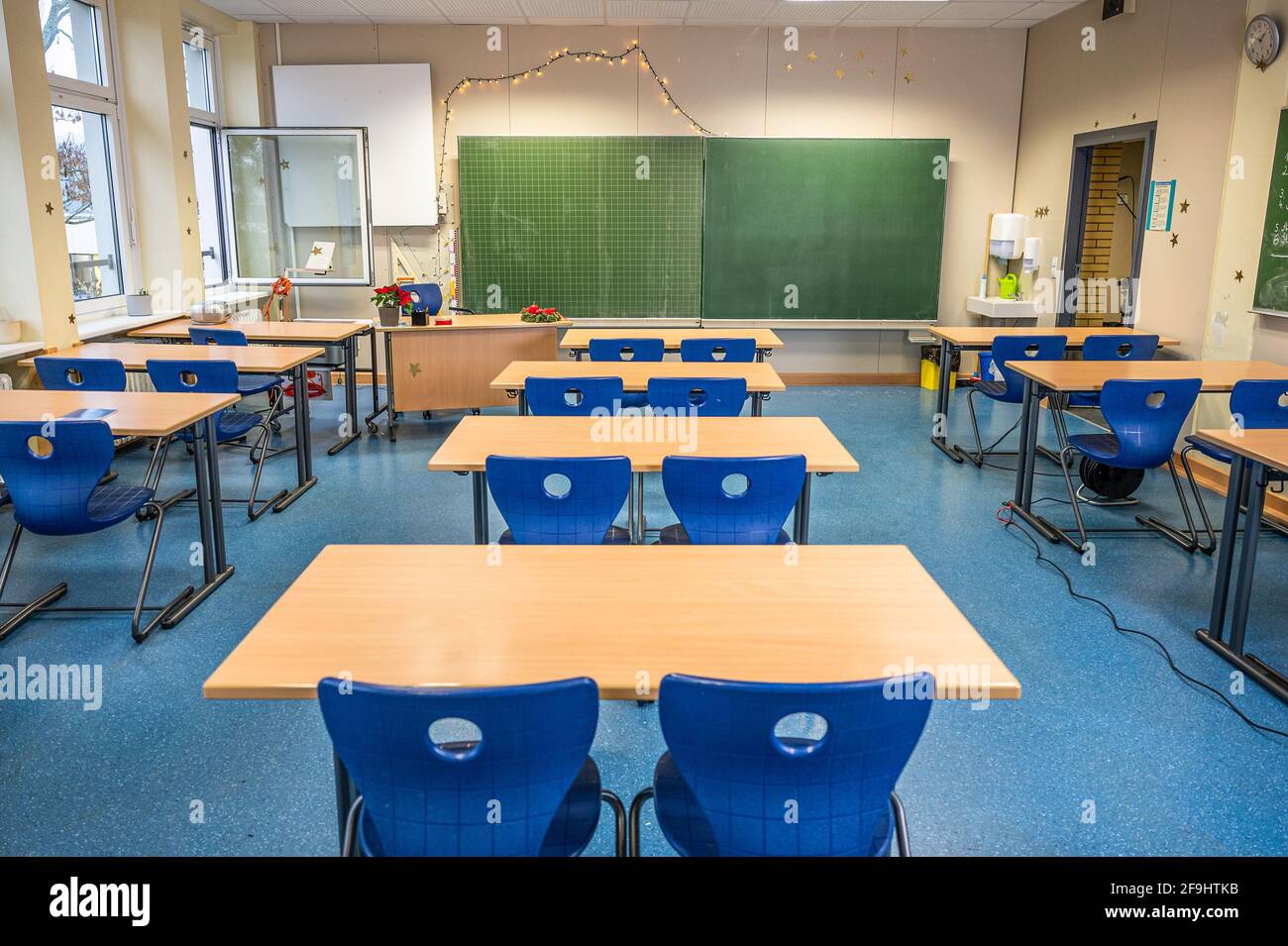 Leeres klassenzimmer -Fotos und -Bildmaterial in hoher Auflösung – Alamy