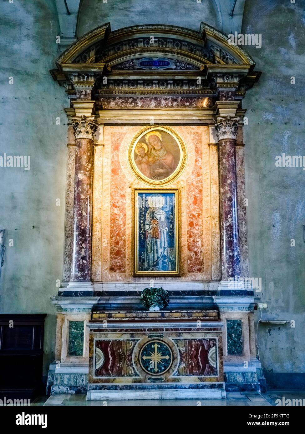 Der Altar des Heiligen Sebastian mit einer Mosaikikikone der 7. Entury ...