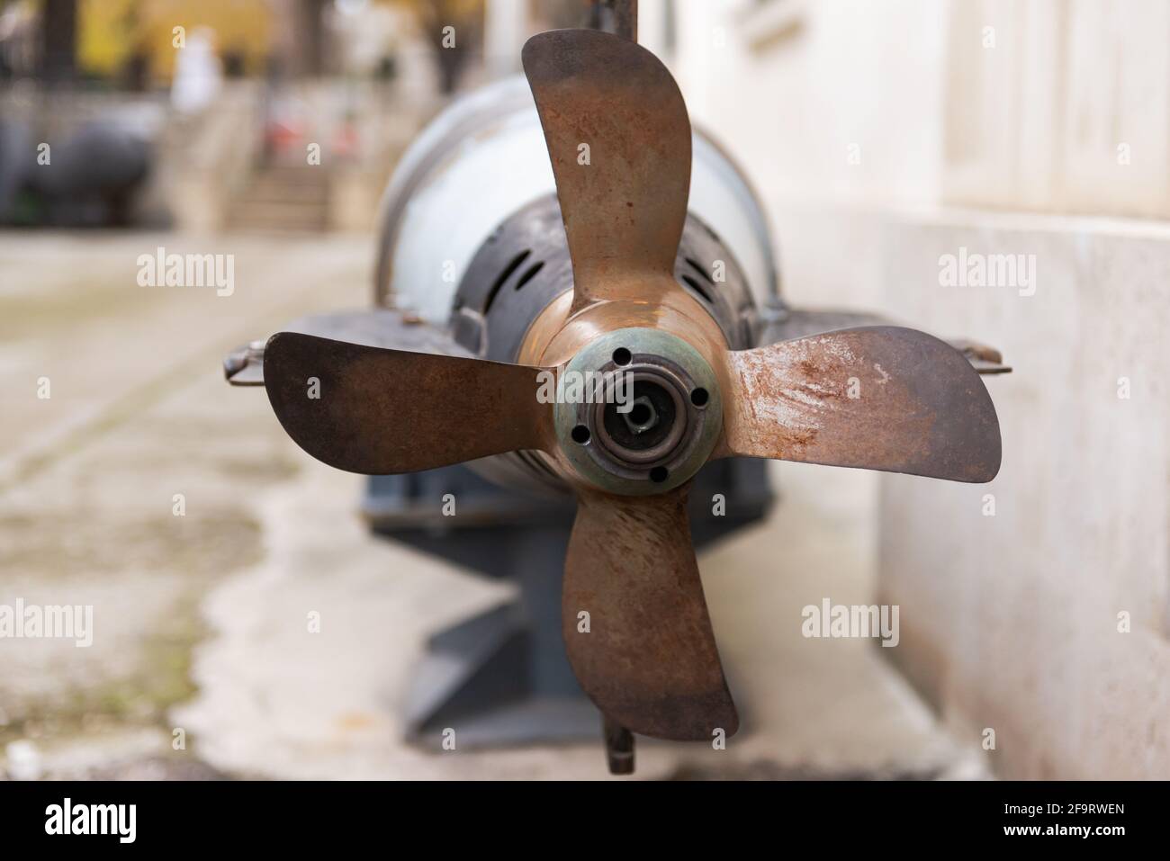 Torpedo mine -Fotos und -Bildmaterial in hoher Auflösung – Alamy