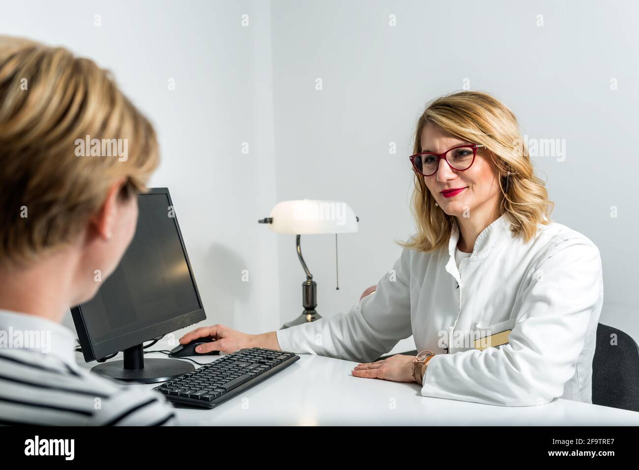 Pedi scoliometer -Fotos und -Bildmaterial in hoher Auflösung – Alamy