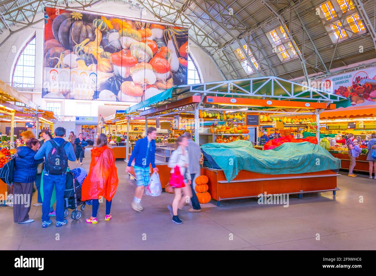 Russischer markt riga -Fotos und -Bildmaterial in hoher Auflösung – Alamy