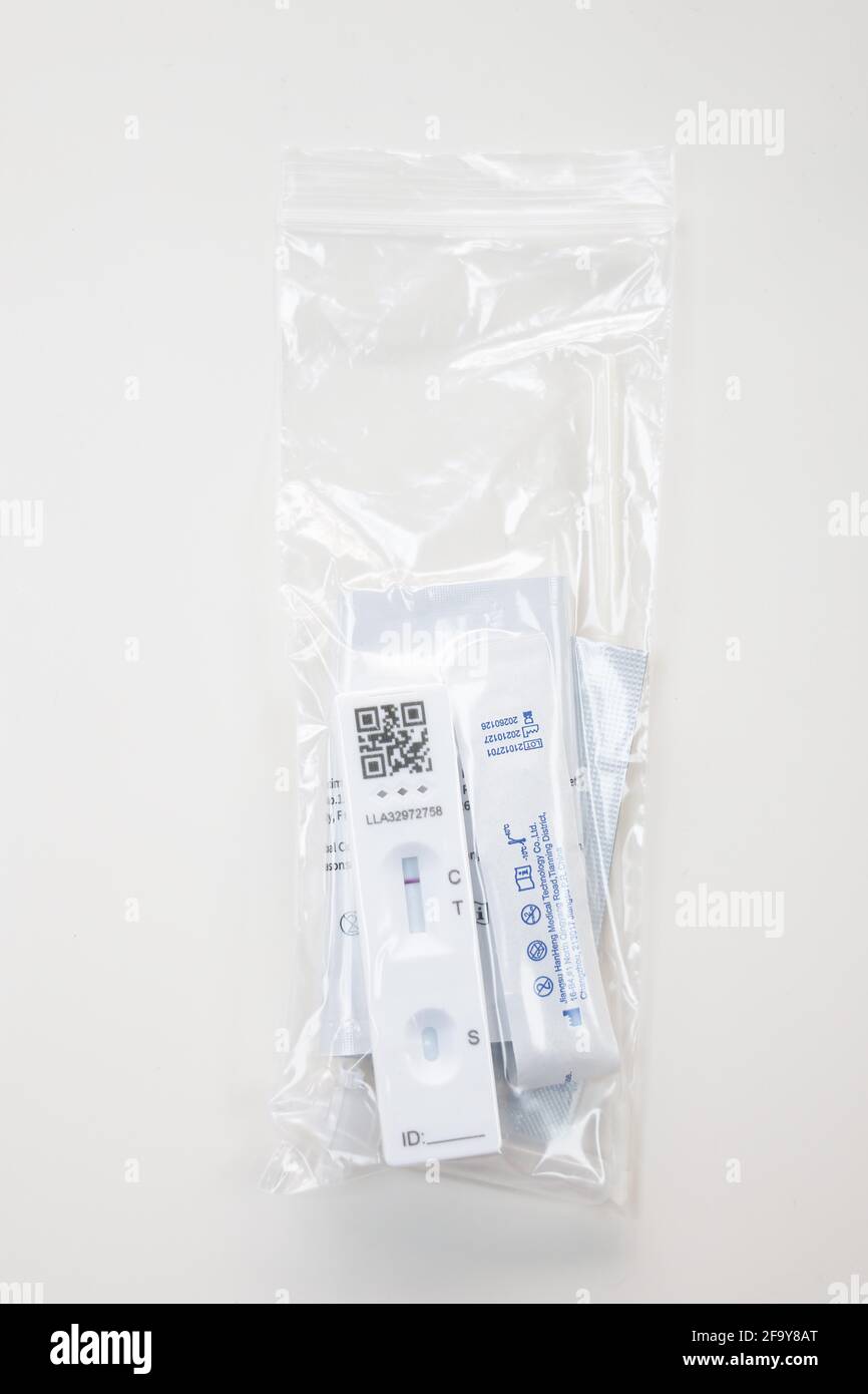 Uk nhs lateral flow test kunststoffabfall -Fotos und -Bildmaterial in ...
