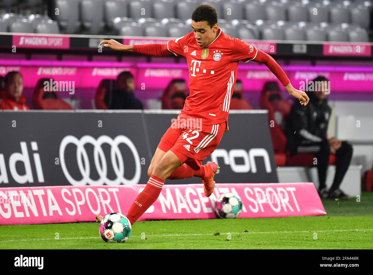 Jamal musiala body -Fotos und -Bildmaterial in hoher Auflösung – Alamy