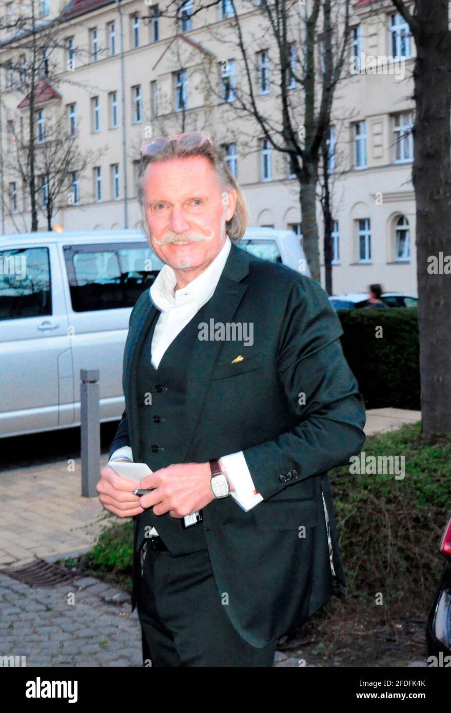 Ingo Lenßen bei der Ankunft zur TV-Aufzeichnung der Talkshow 'Riverboat ...