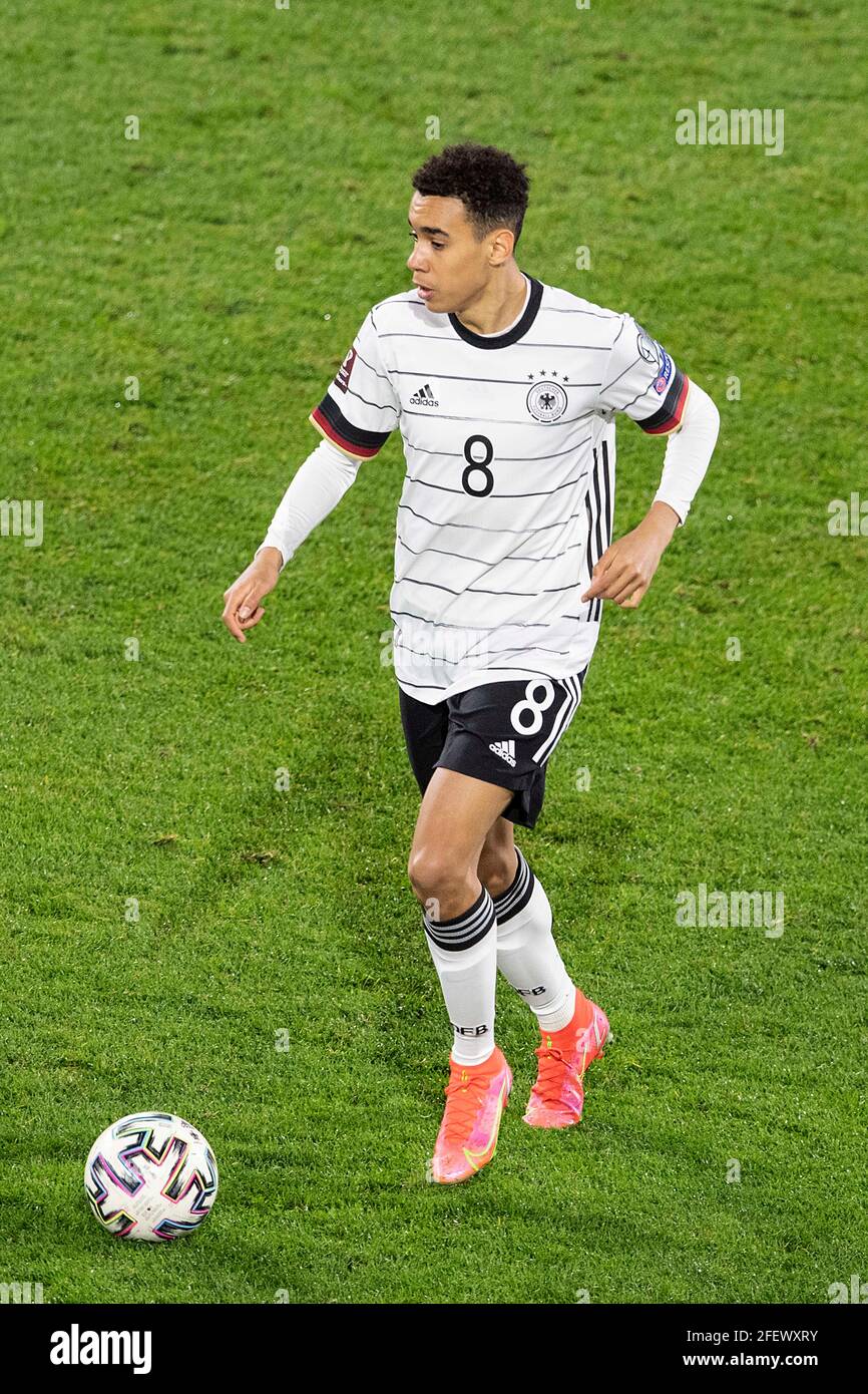 Jamal musiala body -Fotos und -Bildmaterial in hoher Auflösung – Alamy