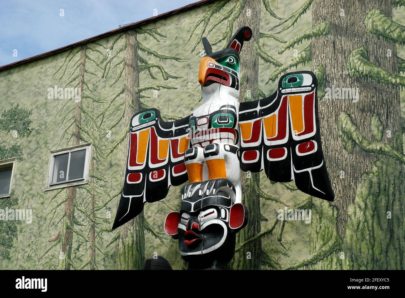 Tsonoqua, Mythologische Wilde Frauen Des Waldes (Thunderbird Oberhalb ...