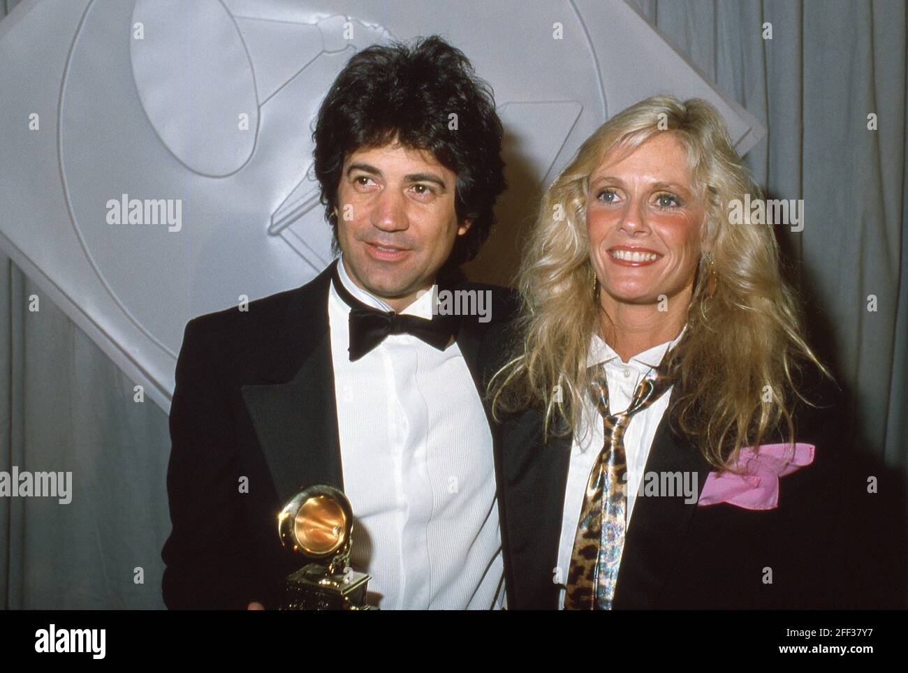 Val Garay und Kim Carnes bei den 24. Annual Grammy Awards am 24 ...