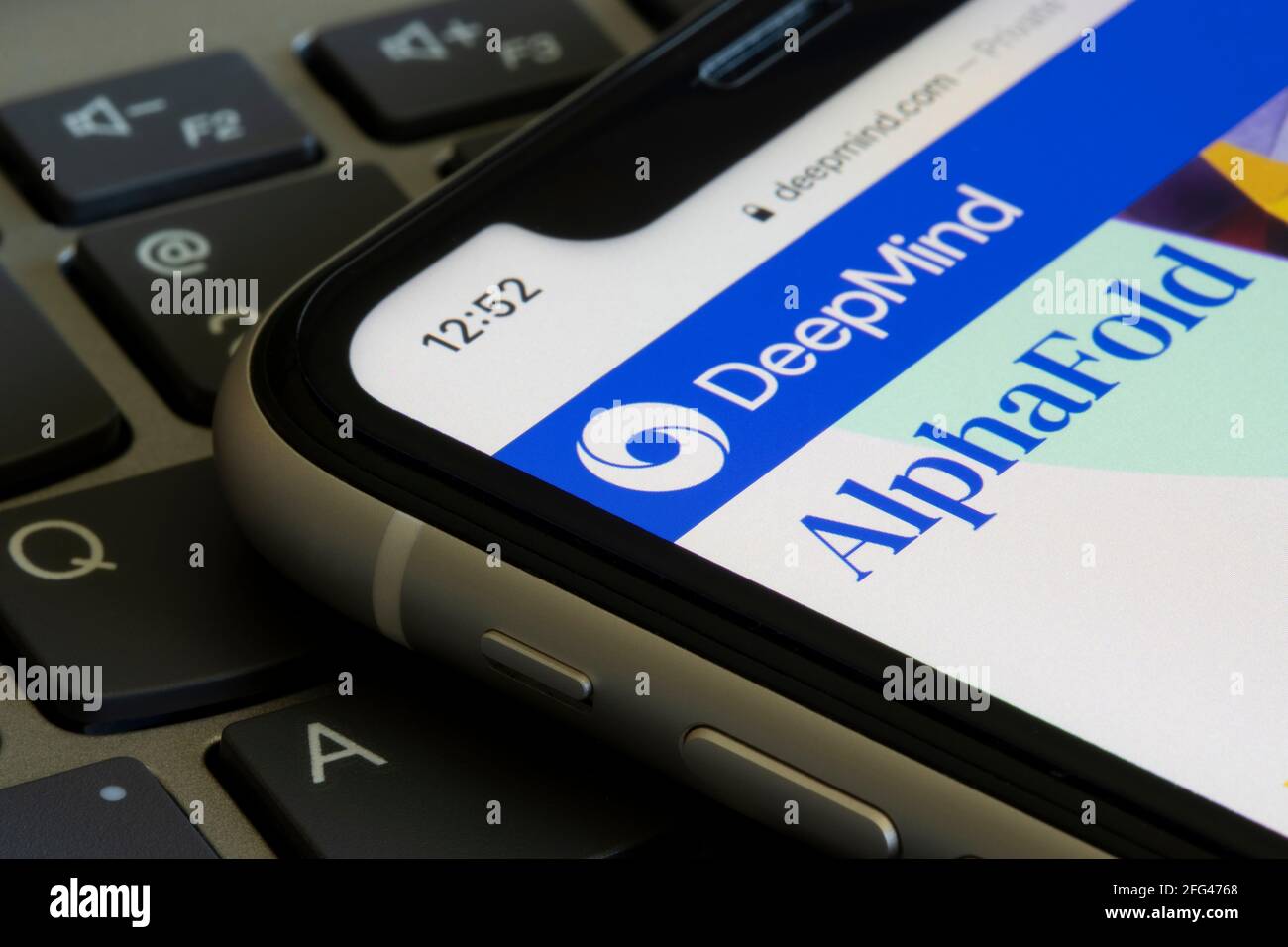 DeepMind- und AlphaFold-Logos auf der DeepMind-Website. AlphaFold ist ... DeepMind- und AlphaFold-Logos auf der DeepMind-Website. AlphaFold ist ...