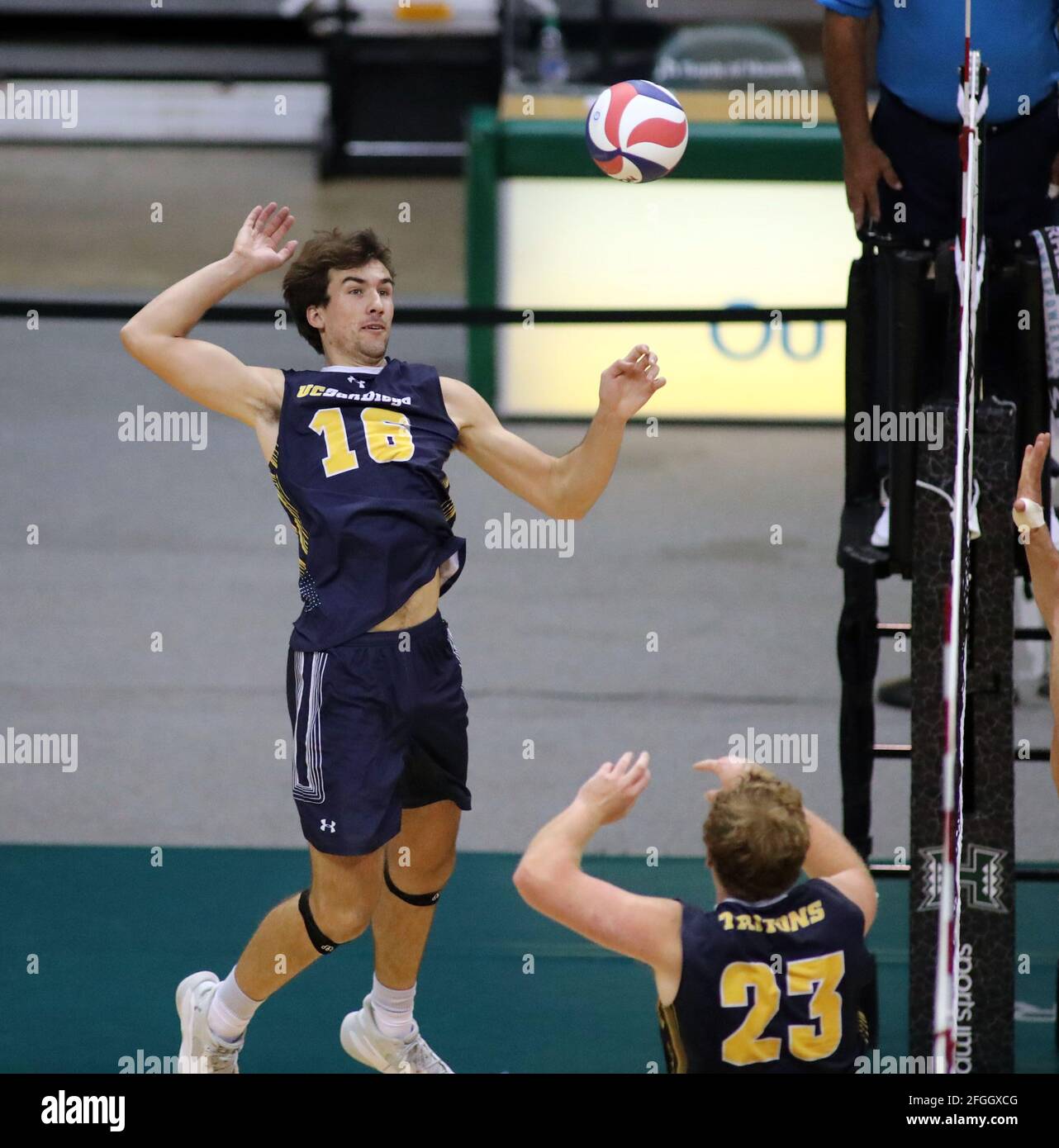 24. April 2021 - UC San Diego Tritons Middle Blocker Shane Benetz #16 während des BWC ...