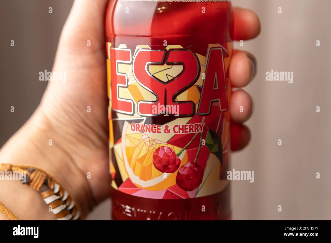 Tjumen, Russland, 17. april 2021: essa-Bier wird von der russischen Abteilung der türkischen ...