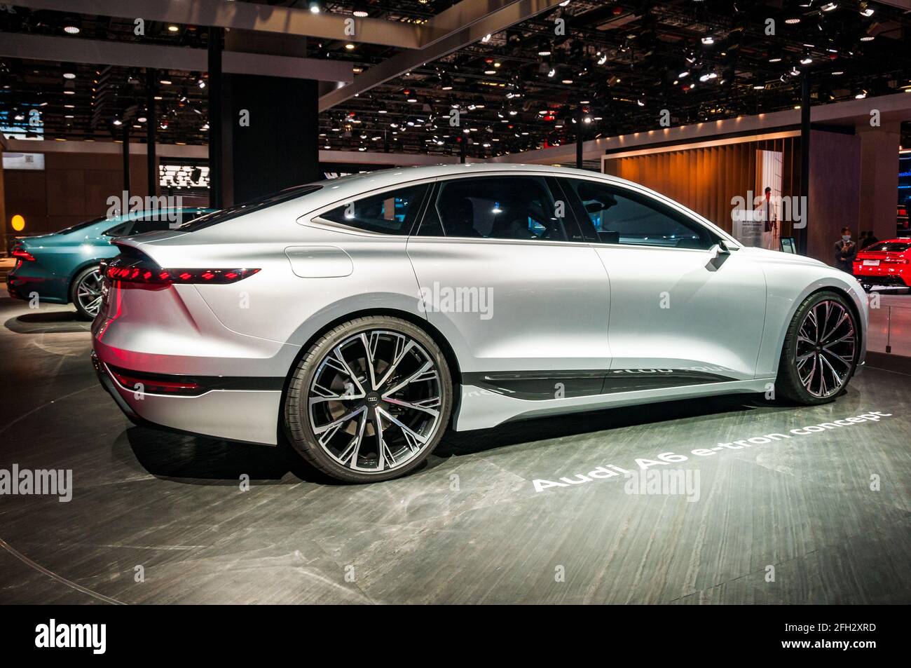 Audi A6 e-tron concept auf der Shanghai Auto Show 2021, China ...