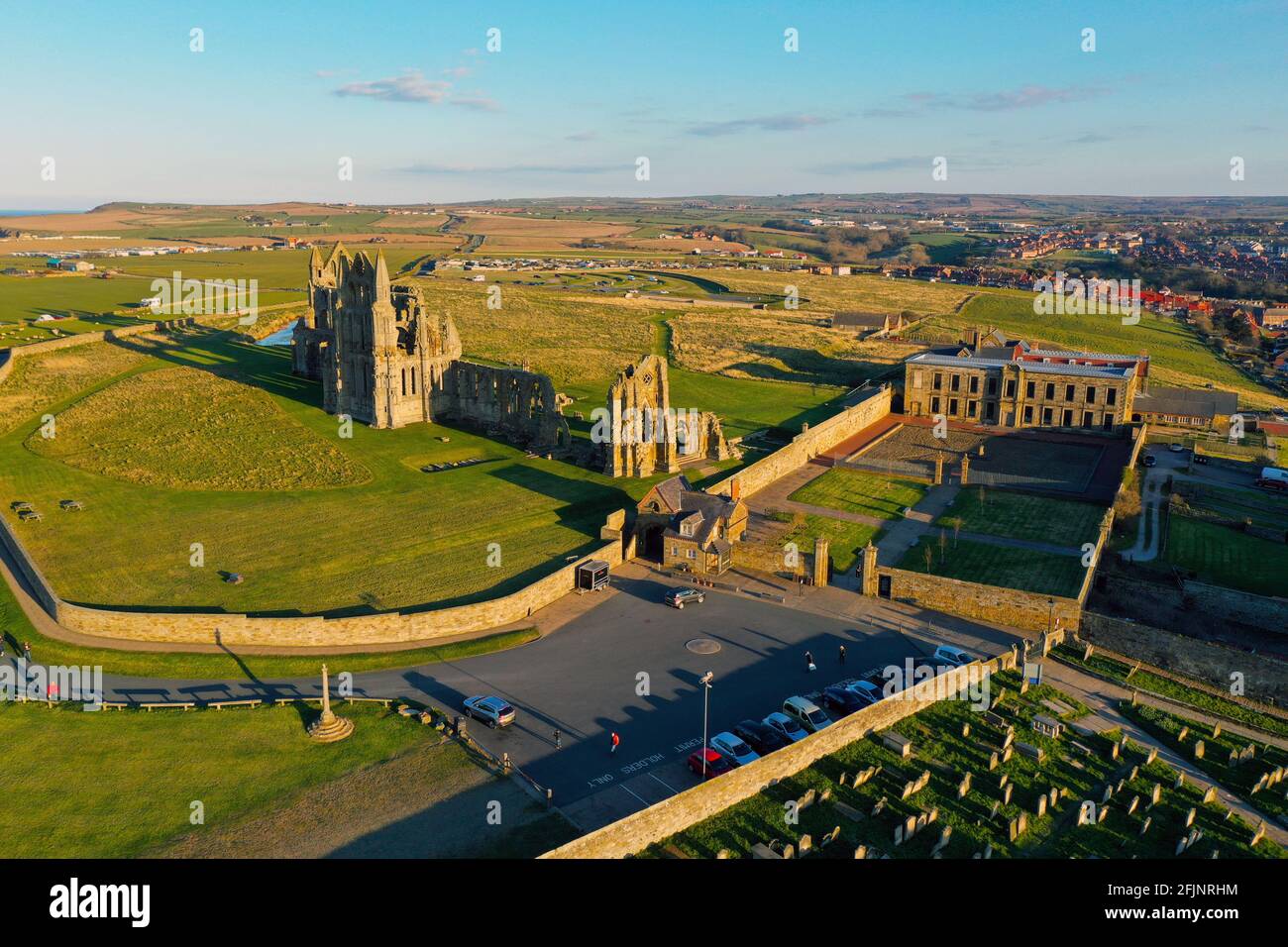Whitby abtei silhouette -Fotos und -Bildmaterial in hoher Auflösung – Alamy