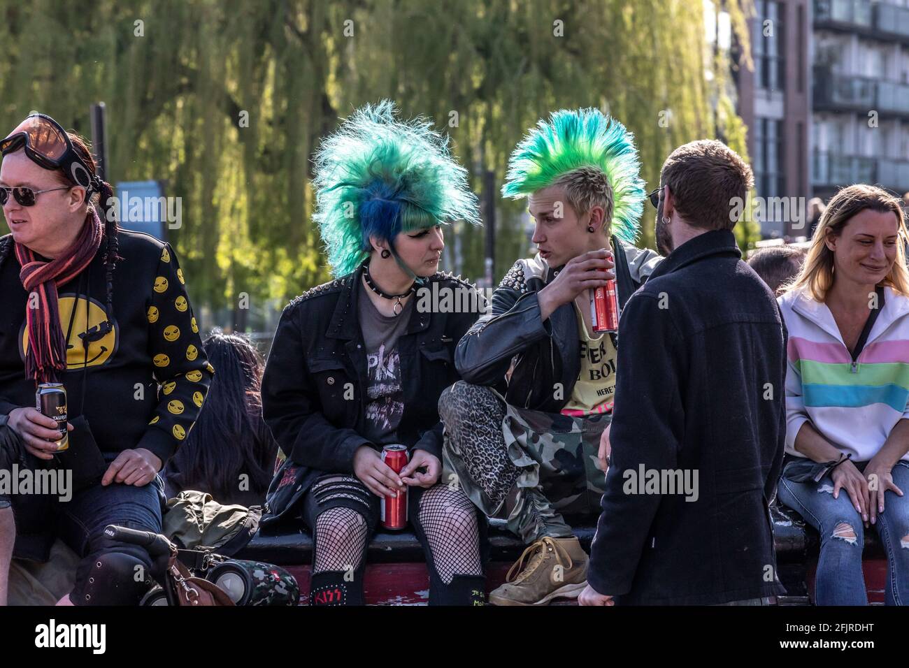 Camden punks -Fotos und -Bildmaterial in hoher Auflösung – Alamy