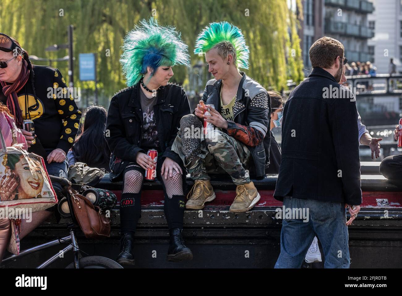 Punk Rockers Stockfotos und -bilder Kaufen - Alamy