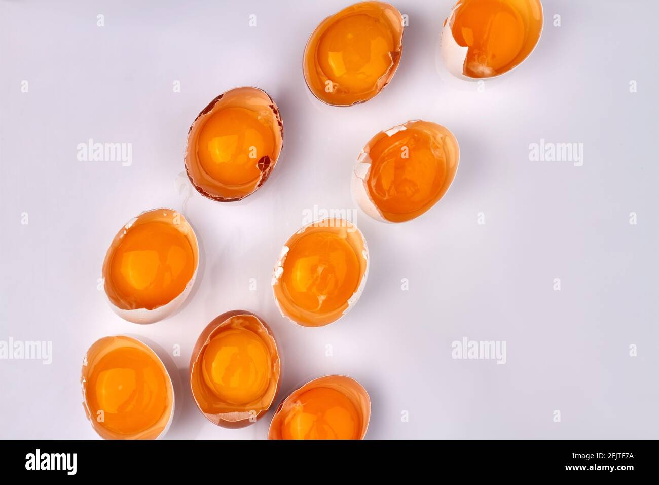 Bunte eierschalen -Fotos und -Bildmaterial in hoher Auflösung – Alamy