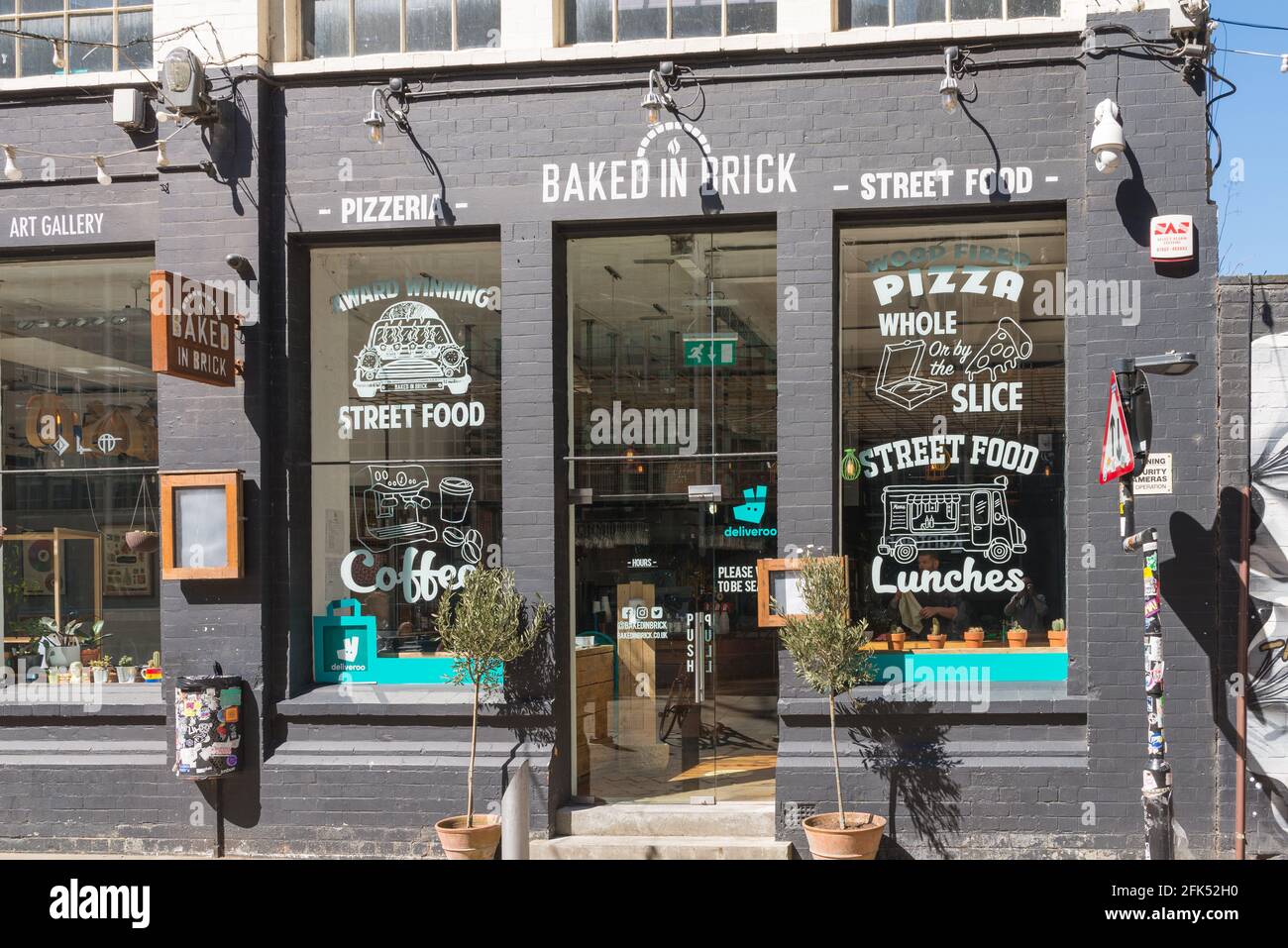 Gebackenes Pizza-Restaurant in Brick im Kreativviertel der Custard ...