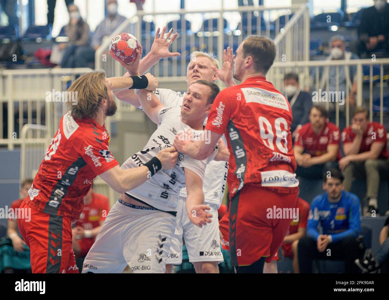 Eat, Deutschland. 25. April 2021. Von links nach rechts Malte SEIDEL (E ...