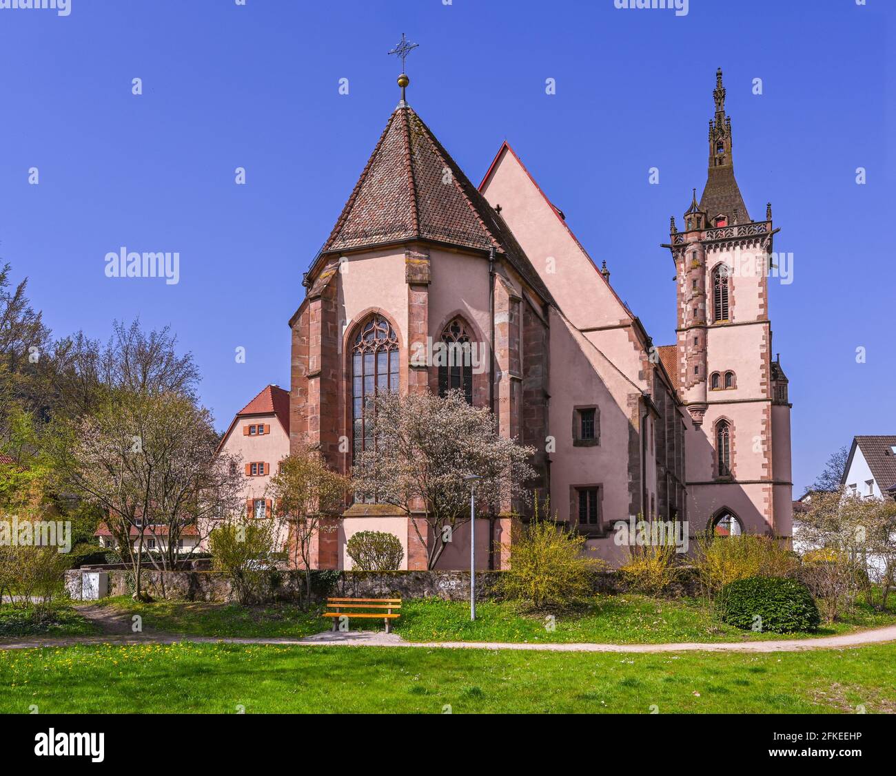 Blick mit Apsis und Kirchturm auf Maria Krönung Wallfahrt Gotische ...