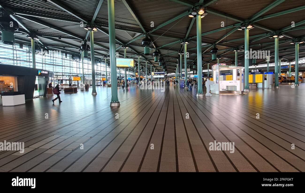 Hall schiphol international airport amsterdam -Fotos und -Bildmaterial ...