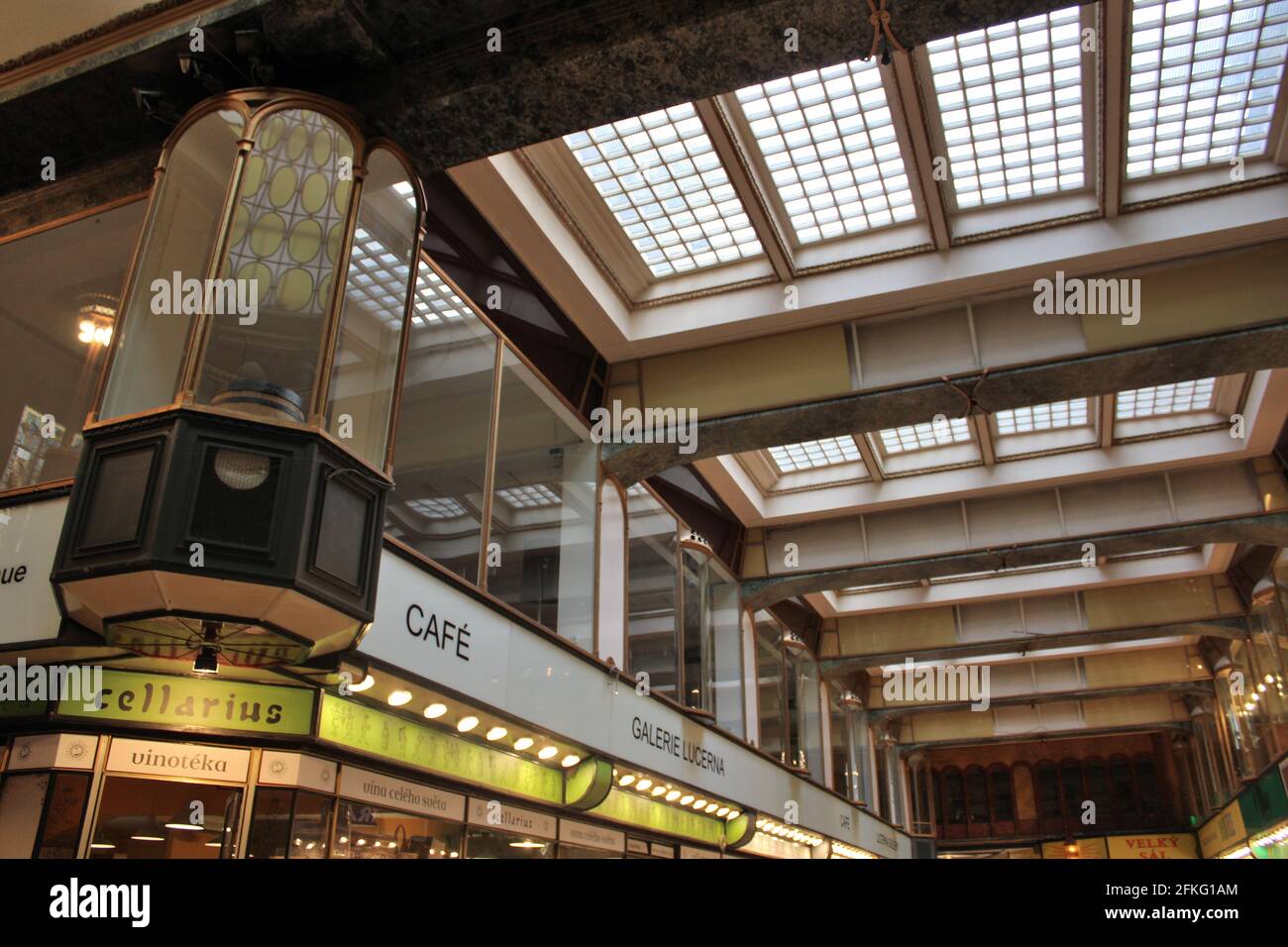 Lucerna passage -Fotos und -Bildmaterial in hoher Auflösung – Alamy