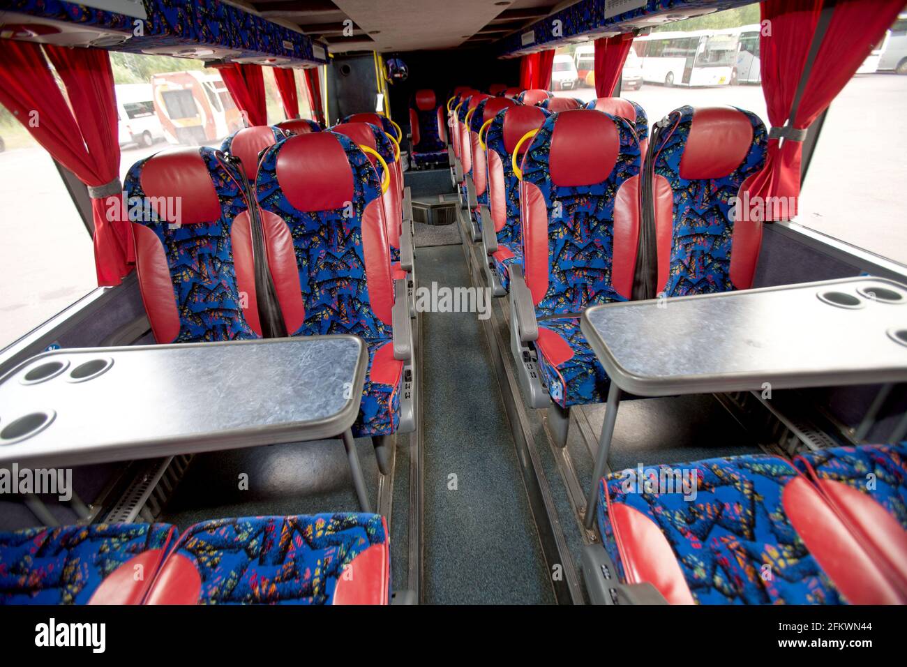 Inside a bus -Fotos und -Bildmaterial in hoher Auflösung – Alamy