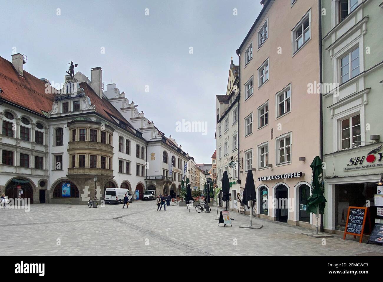 München, Deutschland. Mai 2021. Münchner Platzl mit Hofbräuhaus in der ...
