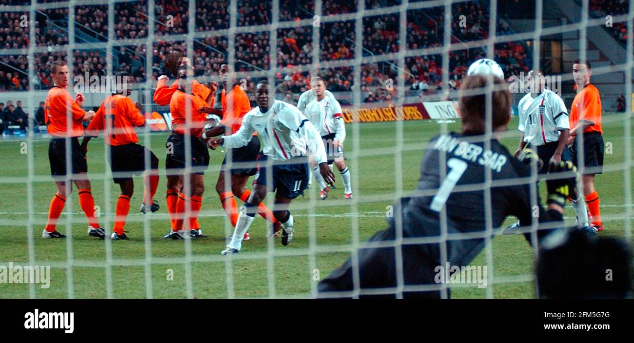 David beckham england 2002 -Fotos und -Bildmaterial in hoher Auflösung – Alamy