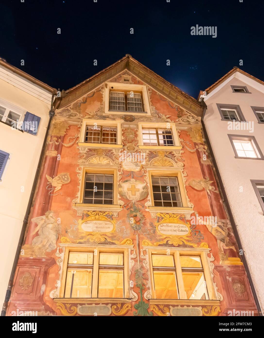 Das malerische mittelalterliche Gebäude in der Altstadt von Chur, die ...