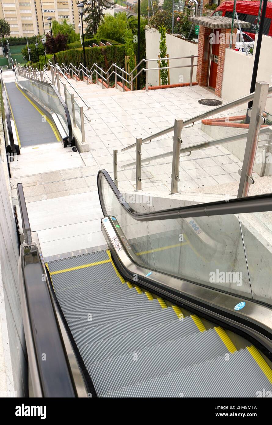 Mechanische Treppen Stockfotos und -bilder Kaufen - Alamy