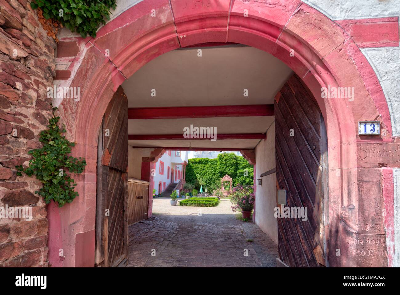 Schlossportal unterfranken -Fotos und -Bildmaterial in hoher Auflösung – Alamy