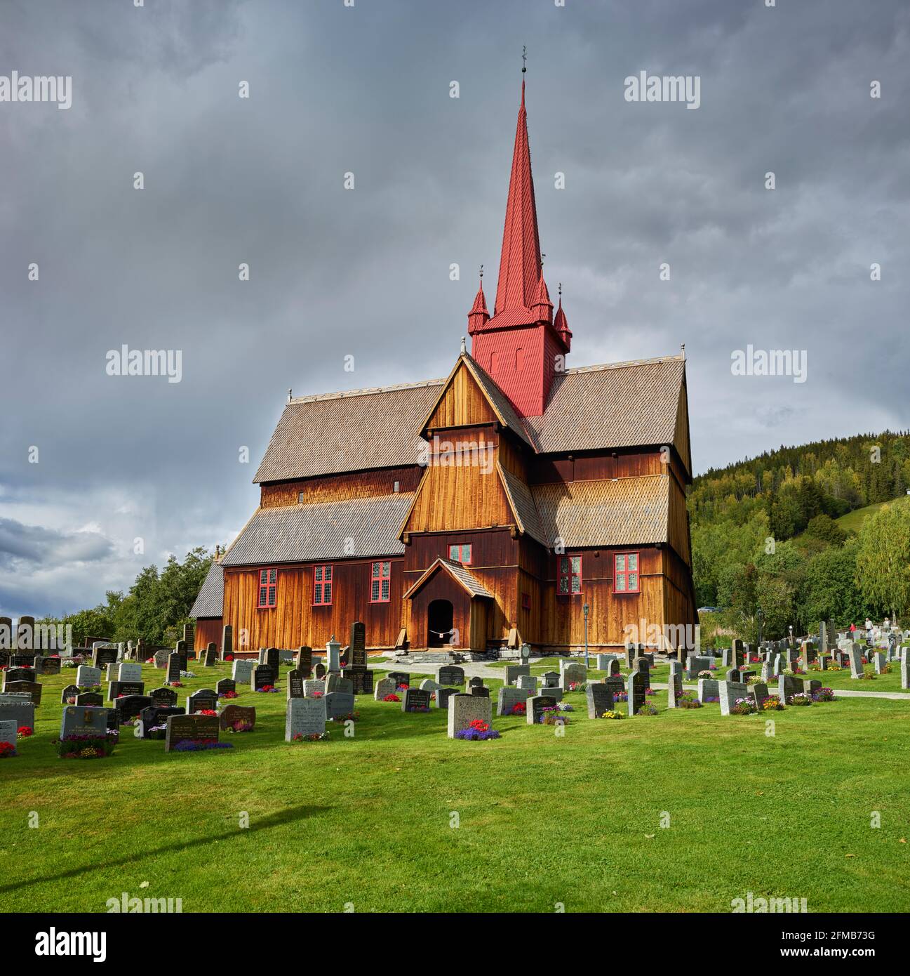 Stabkirche Ringebu Mit Friedhof Stockfotos und -bilder Kaufen - Alamy