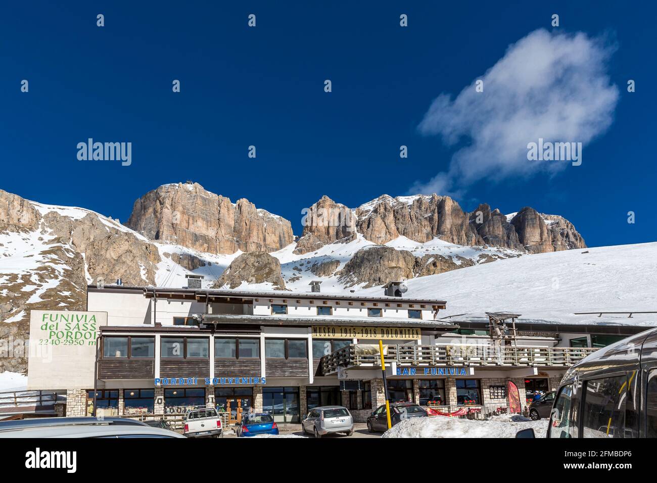 Sass pordoi gondel -Fotos und -Bildmaterial in hoher Auflösung – Alamy