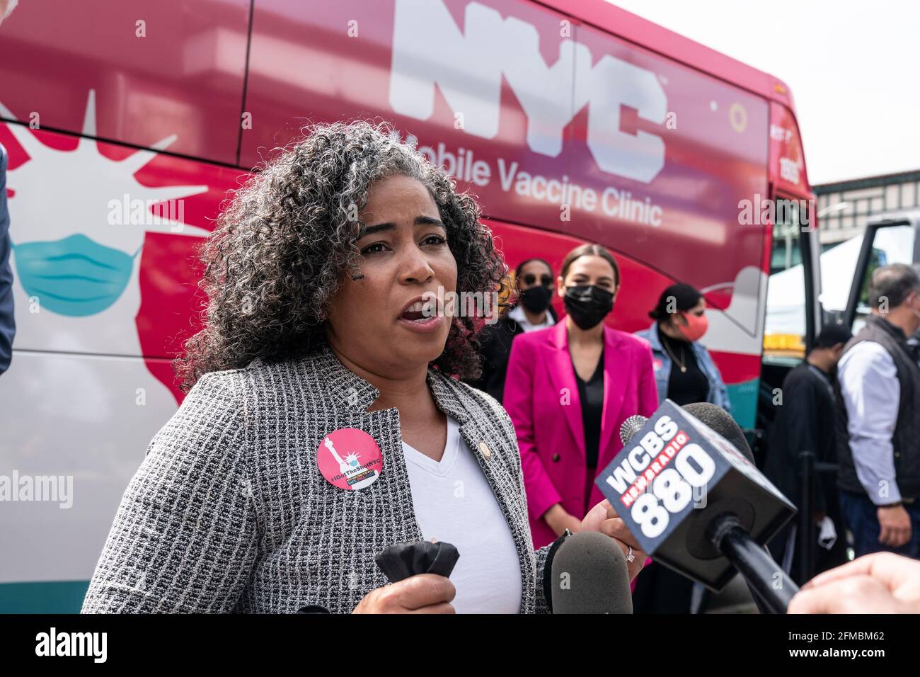 New York, NY - 7. Mai 2021: Die Assemblywoman Karines Reyes besucht den ...